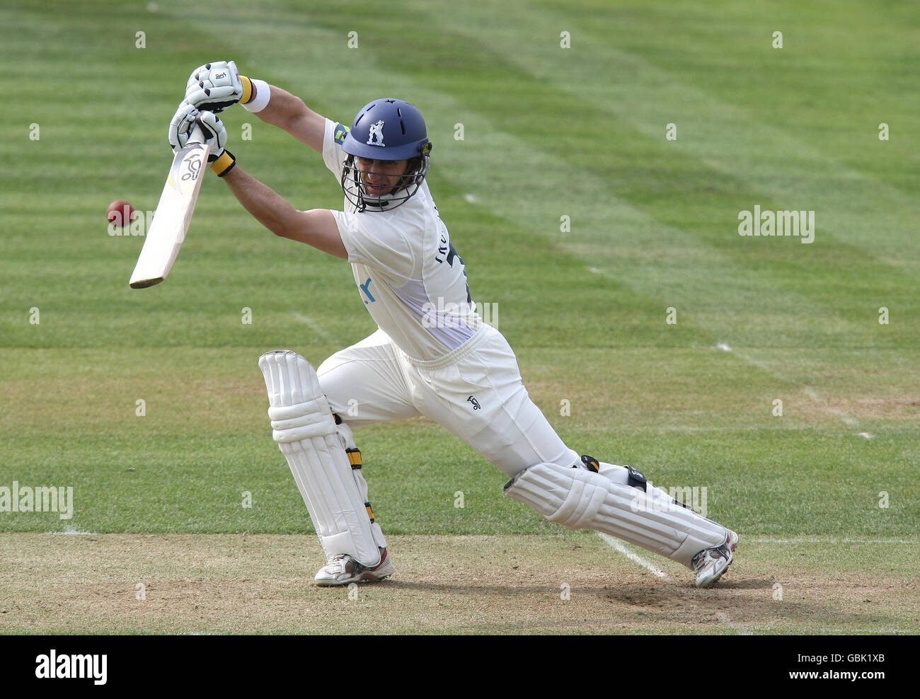 Slow left arm bowler cricket hi-res stock photography and images - Alamy