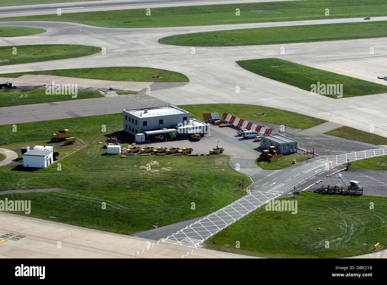 Base airside operations safety unit heathrow airport hi-res stock ...