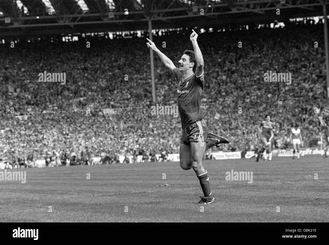 Ian rush fa cup final hi-res stock photography and images - Alamy