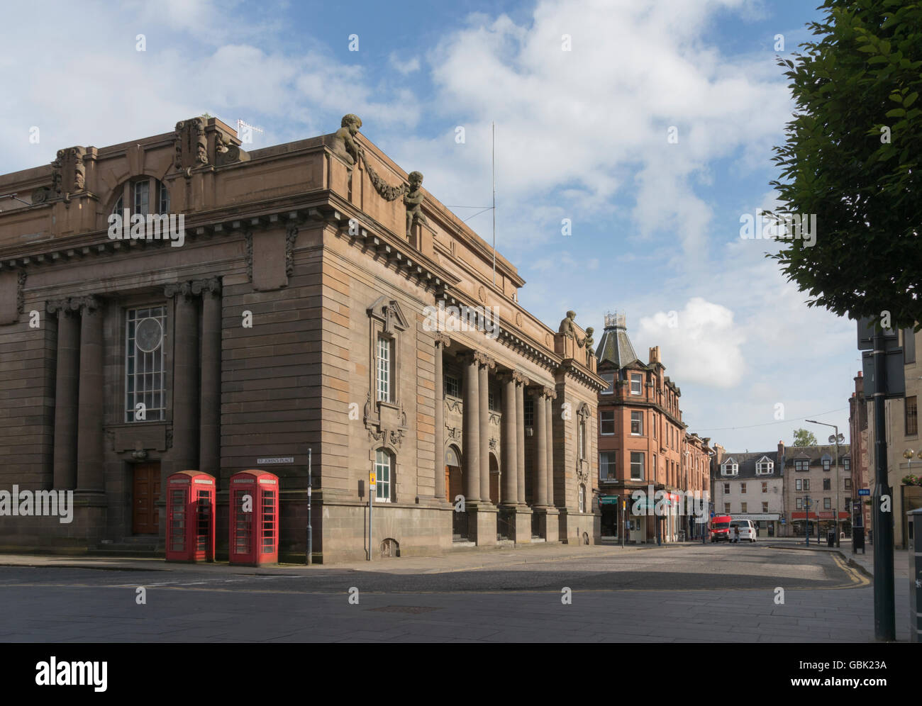 Perth city hall scotland hi-res stock photography and images - Alamy