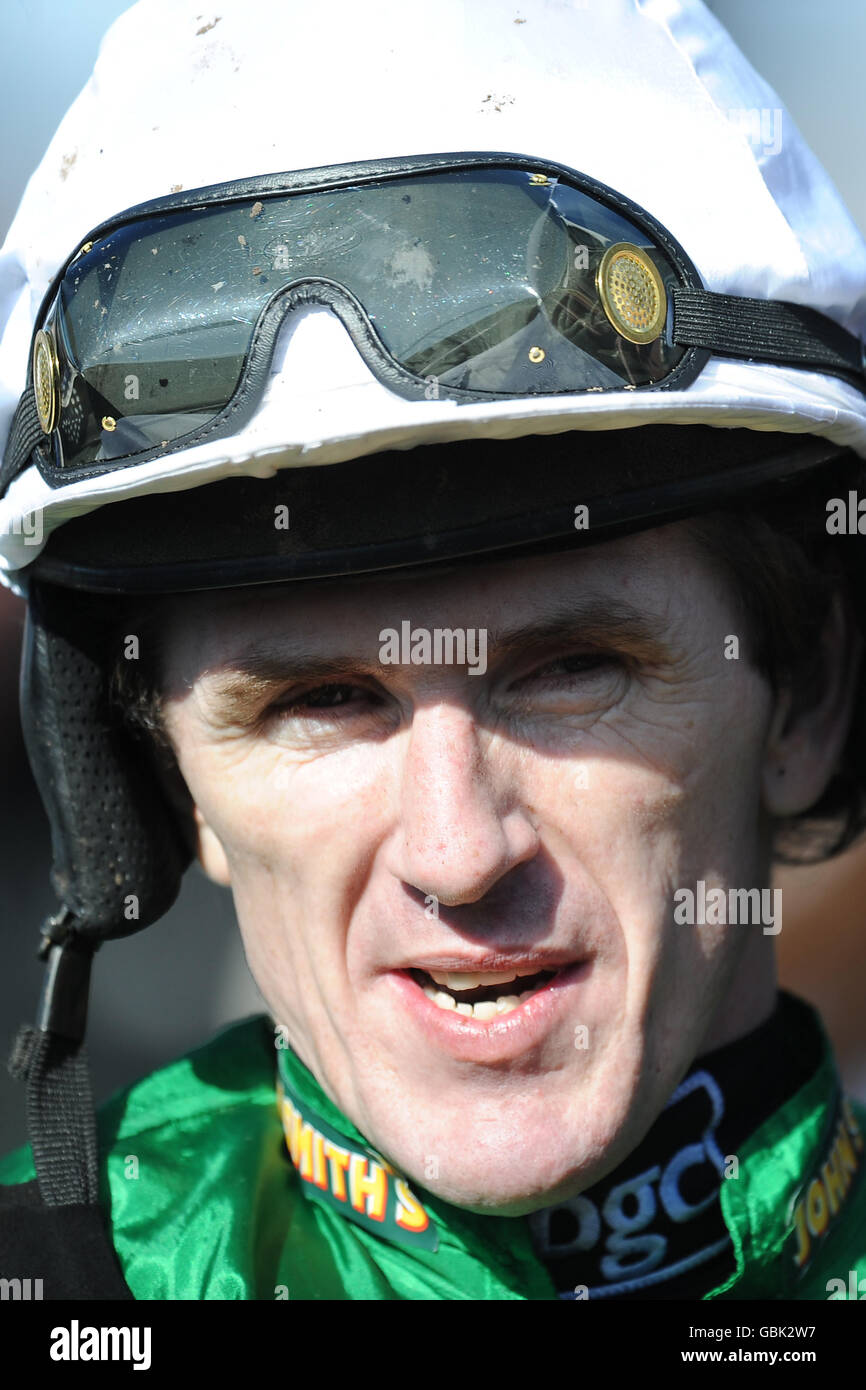 Horse Racing - The 2009 John Smith's Grand National Meeting - Day Three ...