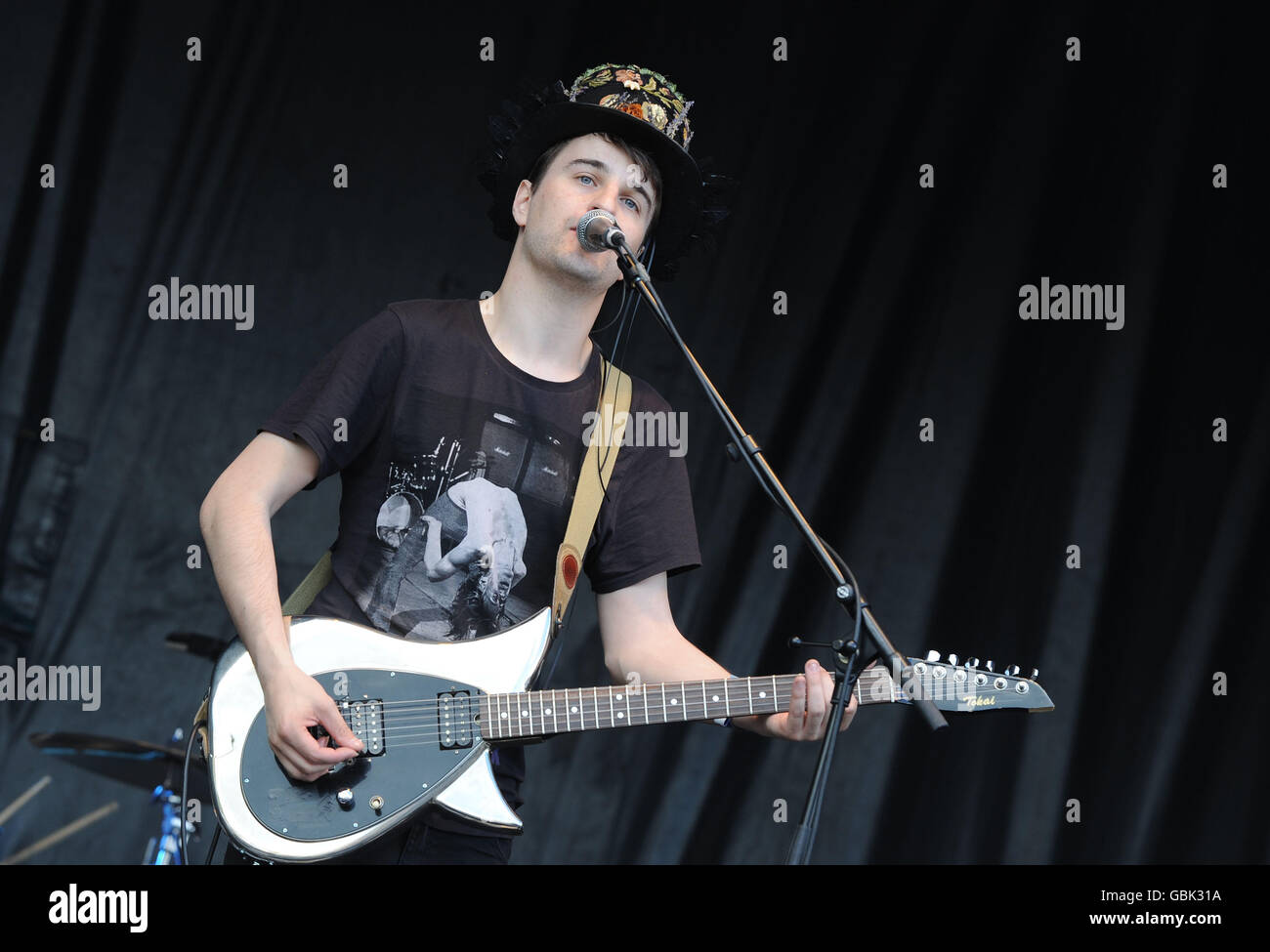 Jim Moray plays at the 'Contempoary Music, English Roots' free music ...