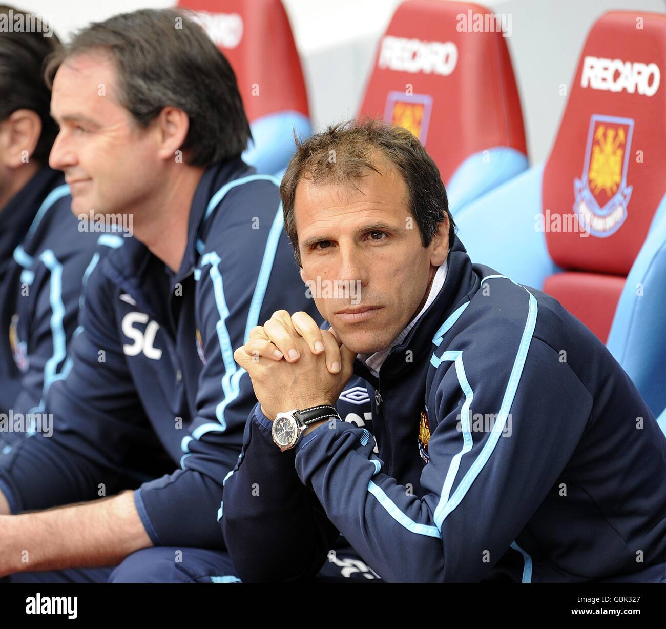 Chelsea assistant manager steve clarke hi-res stock photography and ...