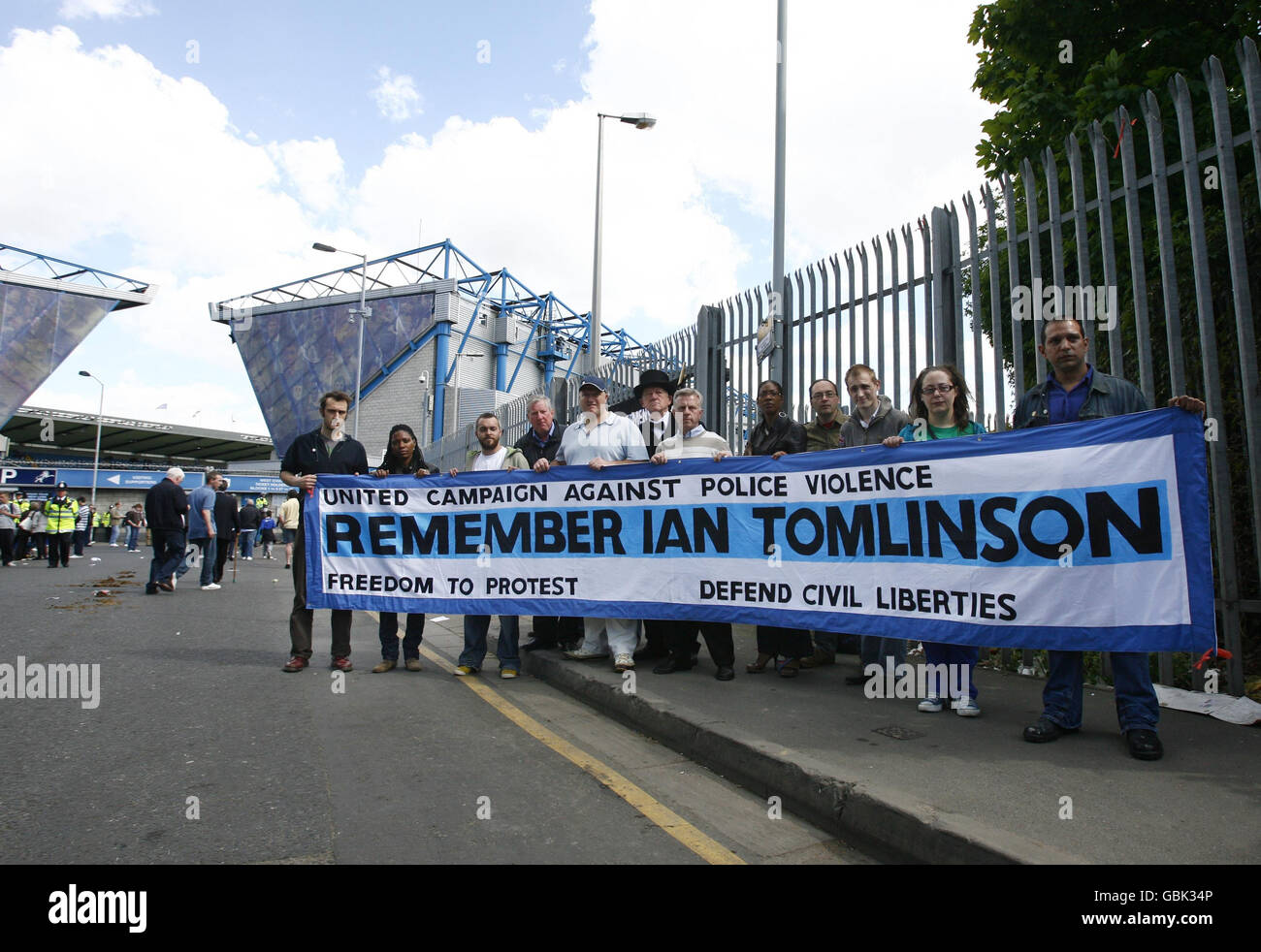 Bob Crow (centre-left), general secretary of the RMT union and Millwall ...