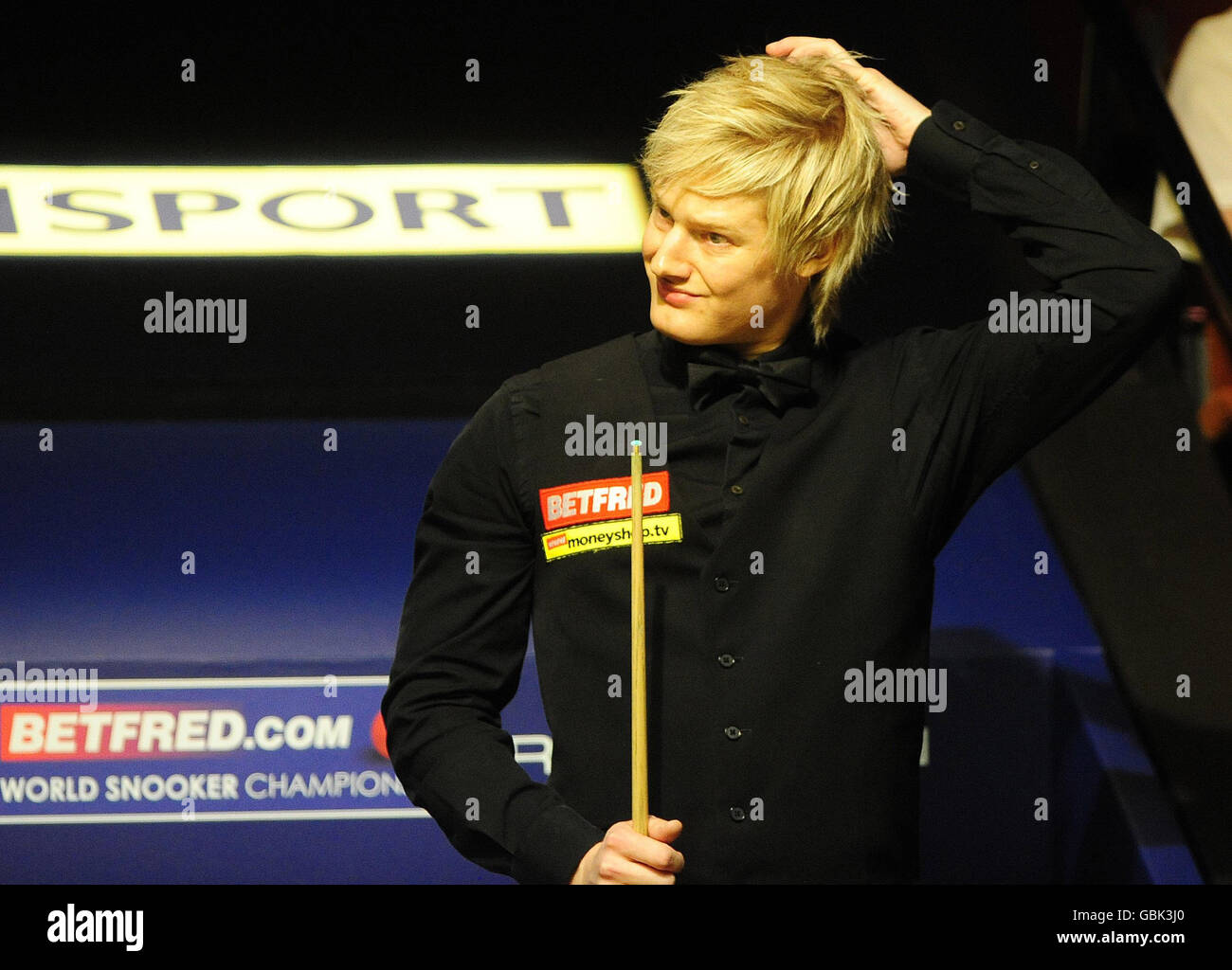 Neil Robertson in action during the Betfred.com World Snooker ...