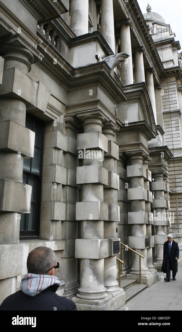 Government buildings in London Stock Photo - Alamy
