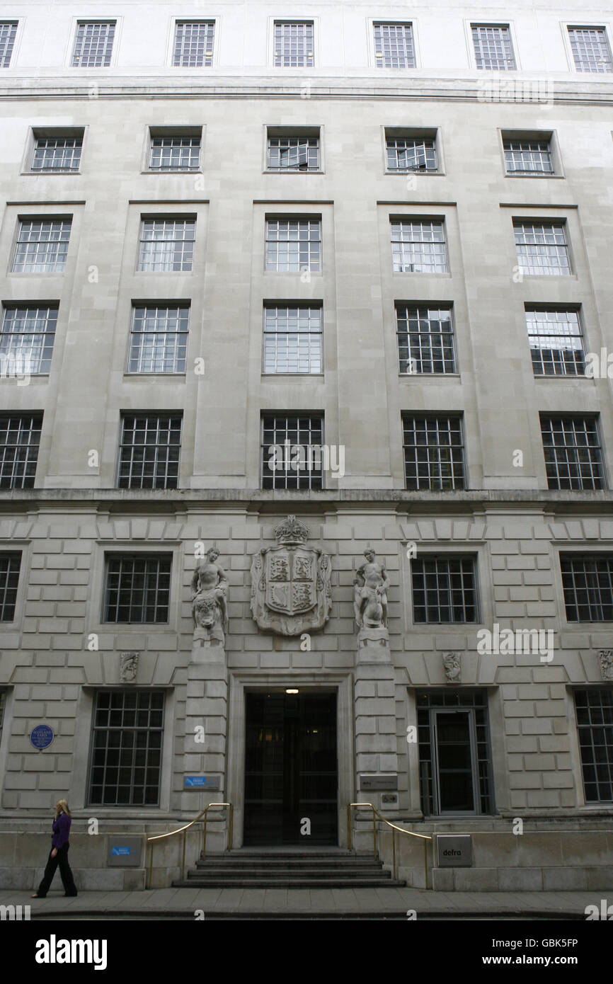 Government Buildings In Whitehall London Stock Photos & Government ...