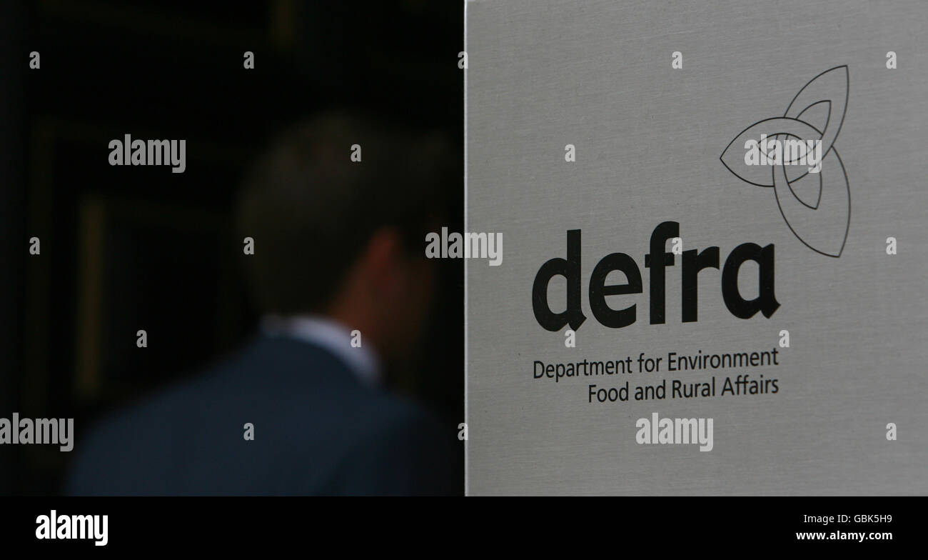 Government buildings in London Stock Photo - Alamy