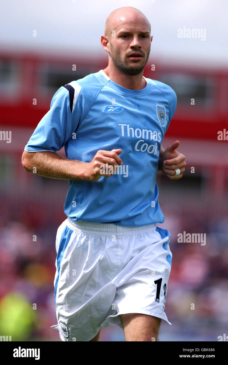Danny mills manchester city hi-res stock photography and images - Alamy