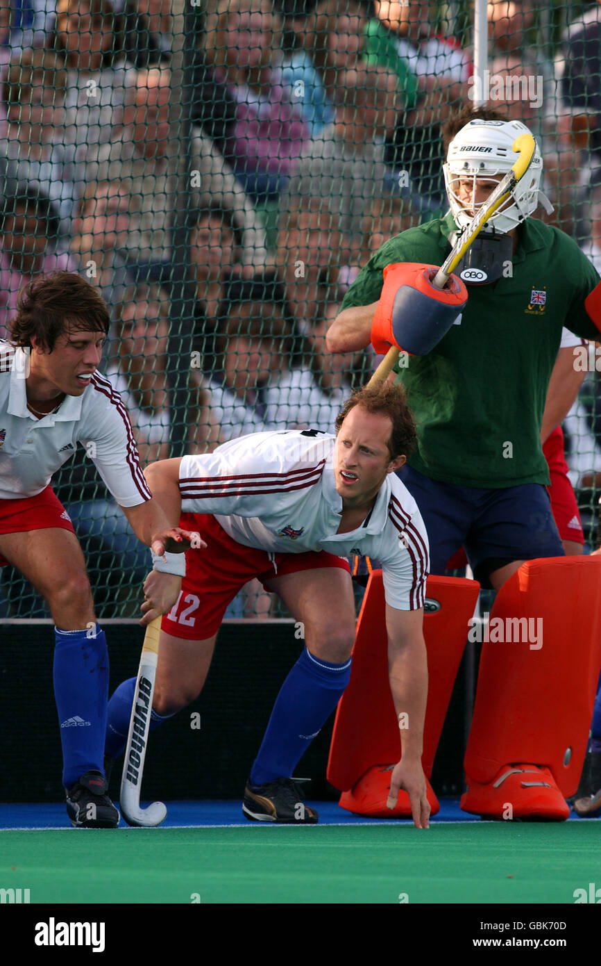 Great britains defence prepares to defend a short corner hi-res stock ...