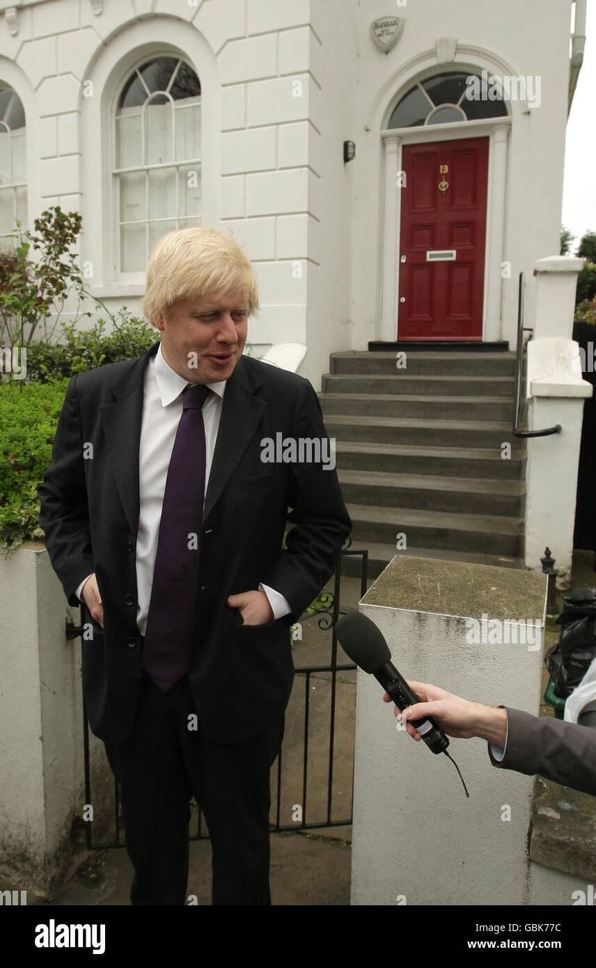 Mayor of London Boris Johnson speaks to the media outside his home in ...