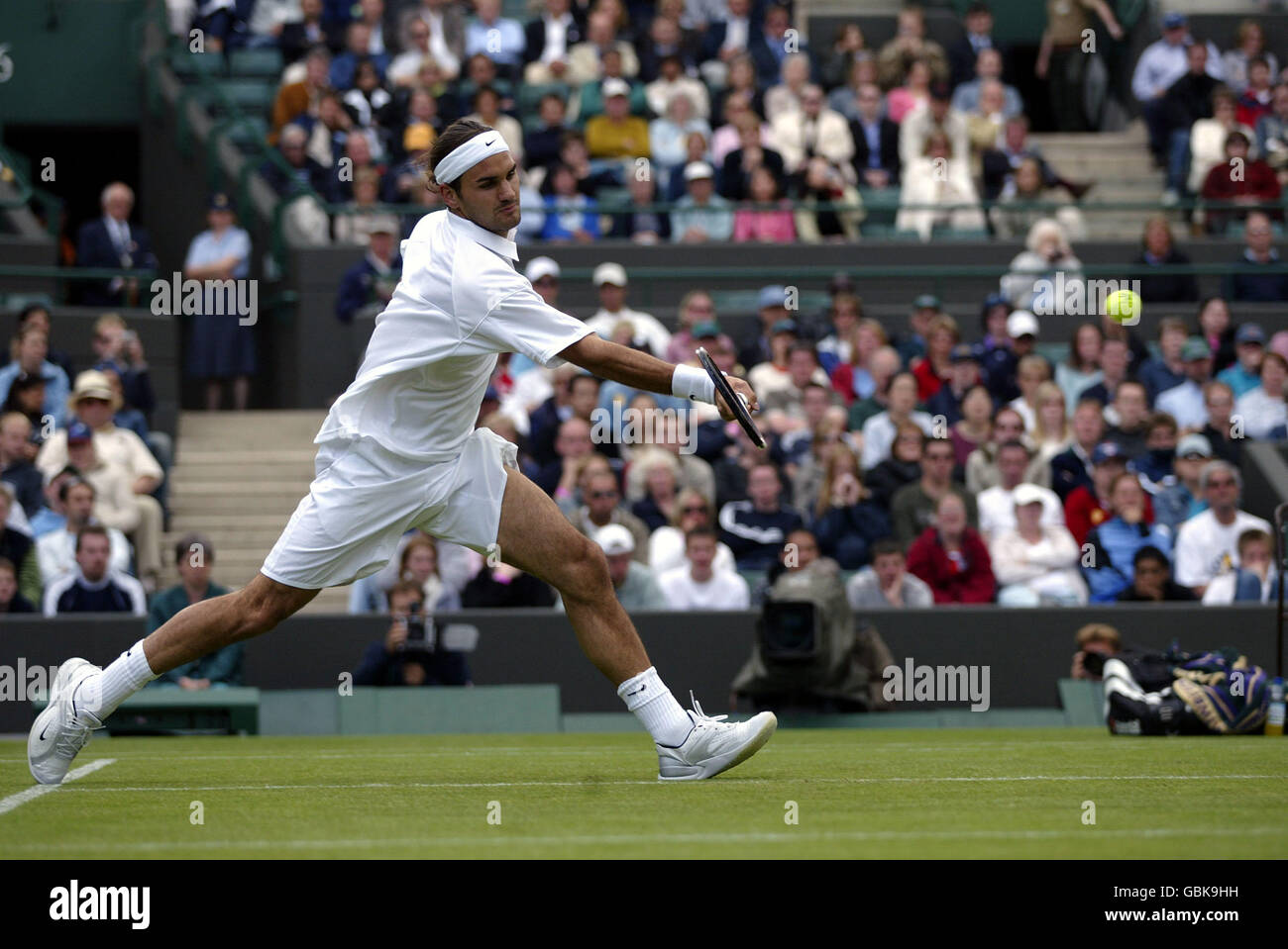 Tennis - Wimbledon 2004 - First Round - Roger Federer v Alejandro Falla ...