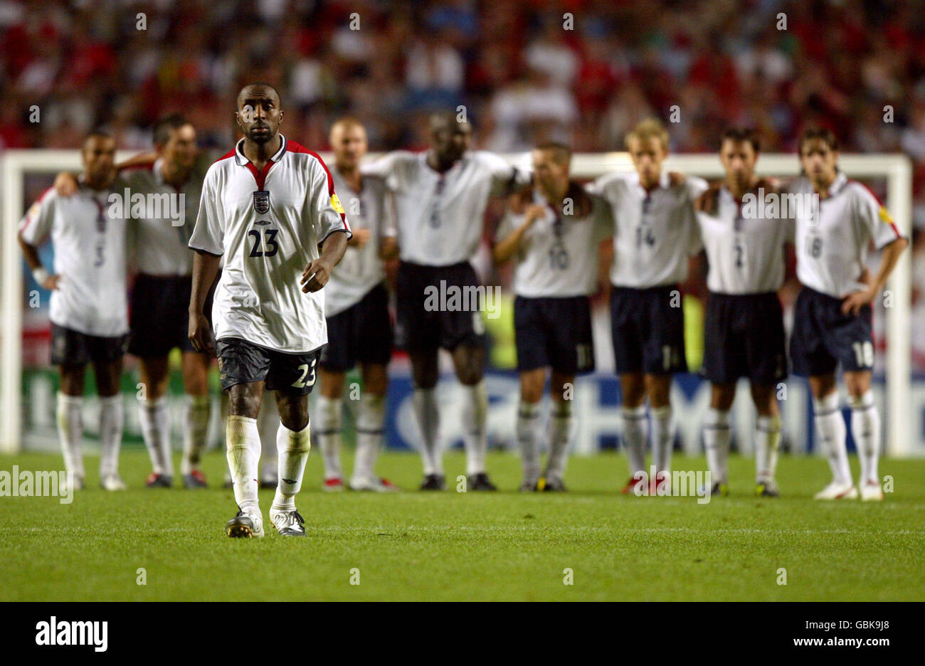 Portugal england euro 2004 vassell hi-res stock photography and images ...
