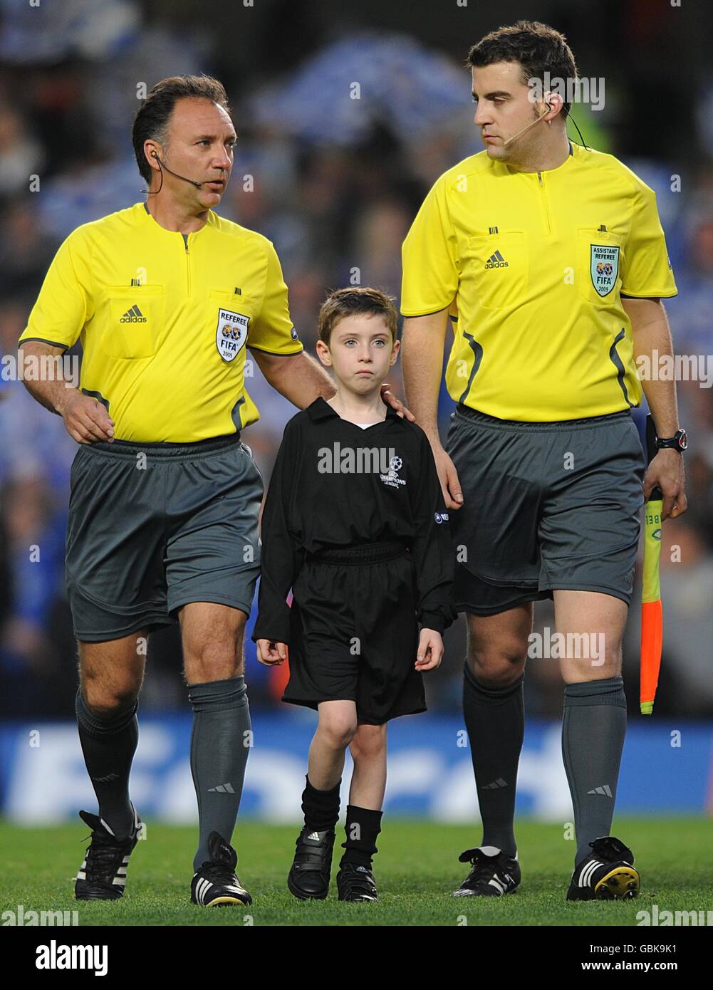 Full length mascot referee hi-res stock photography and images - Alamy