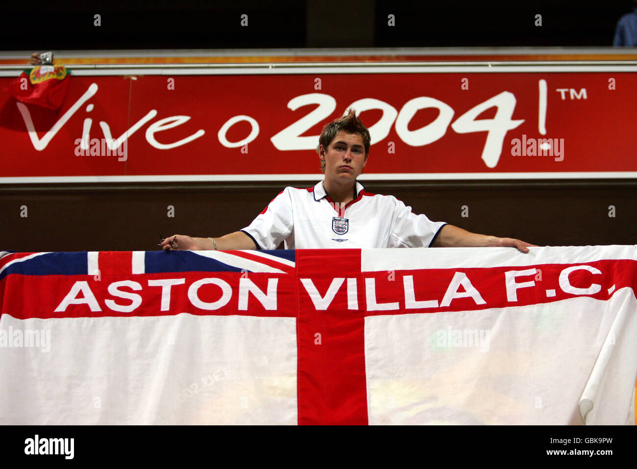 England euro 2004 portugal vassell hi-res stock photography and images ...