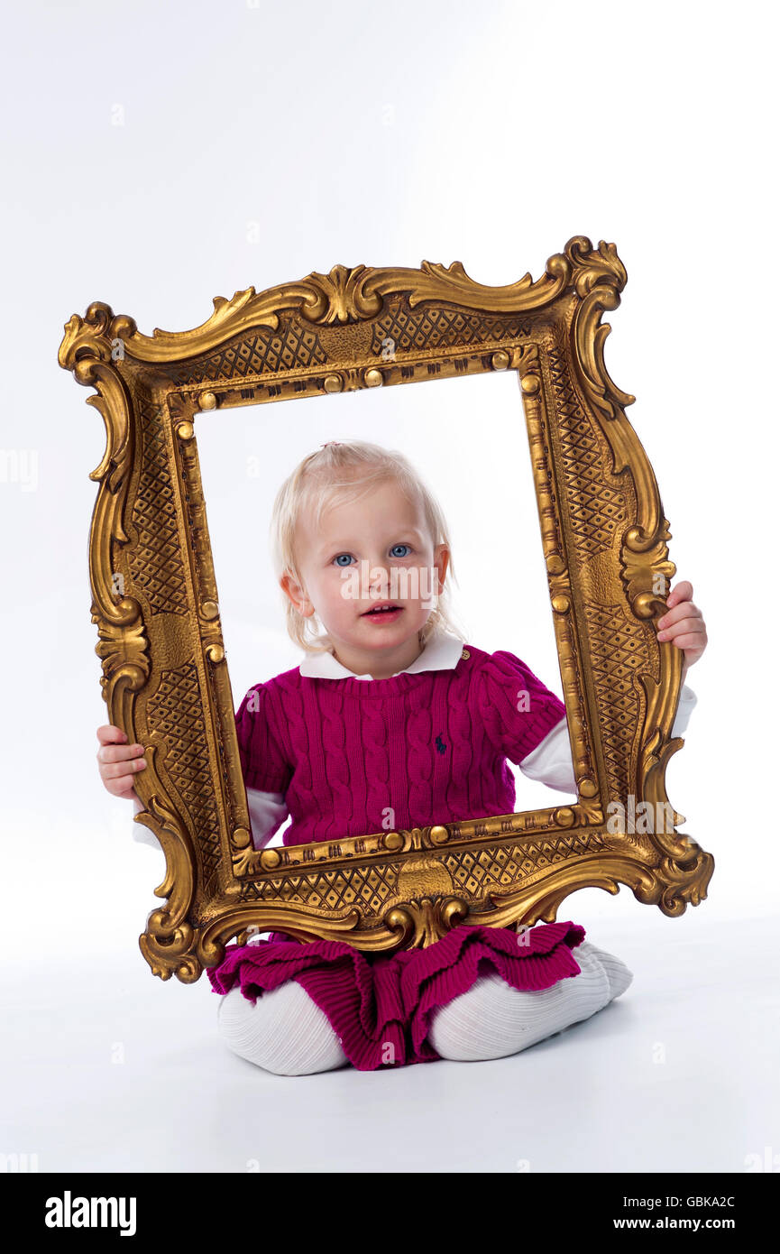 Golden picture frame hi-res stock photography and images - Alamy