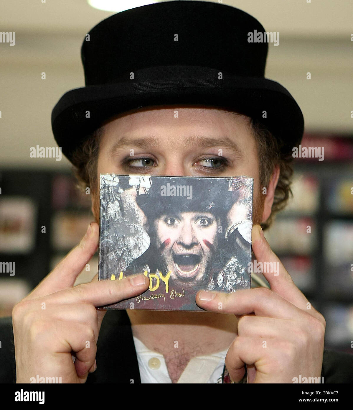 Mundy singer hi-res stock photography and images - Alamy