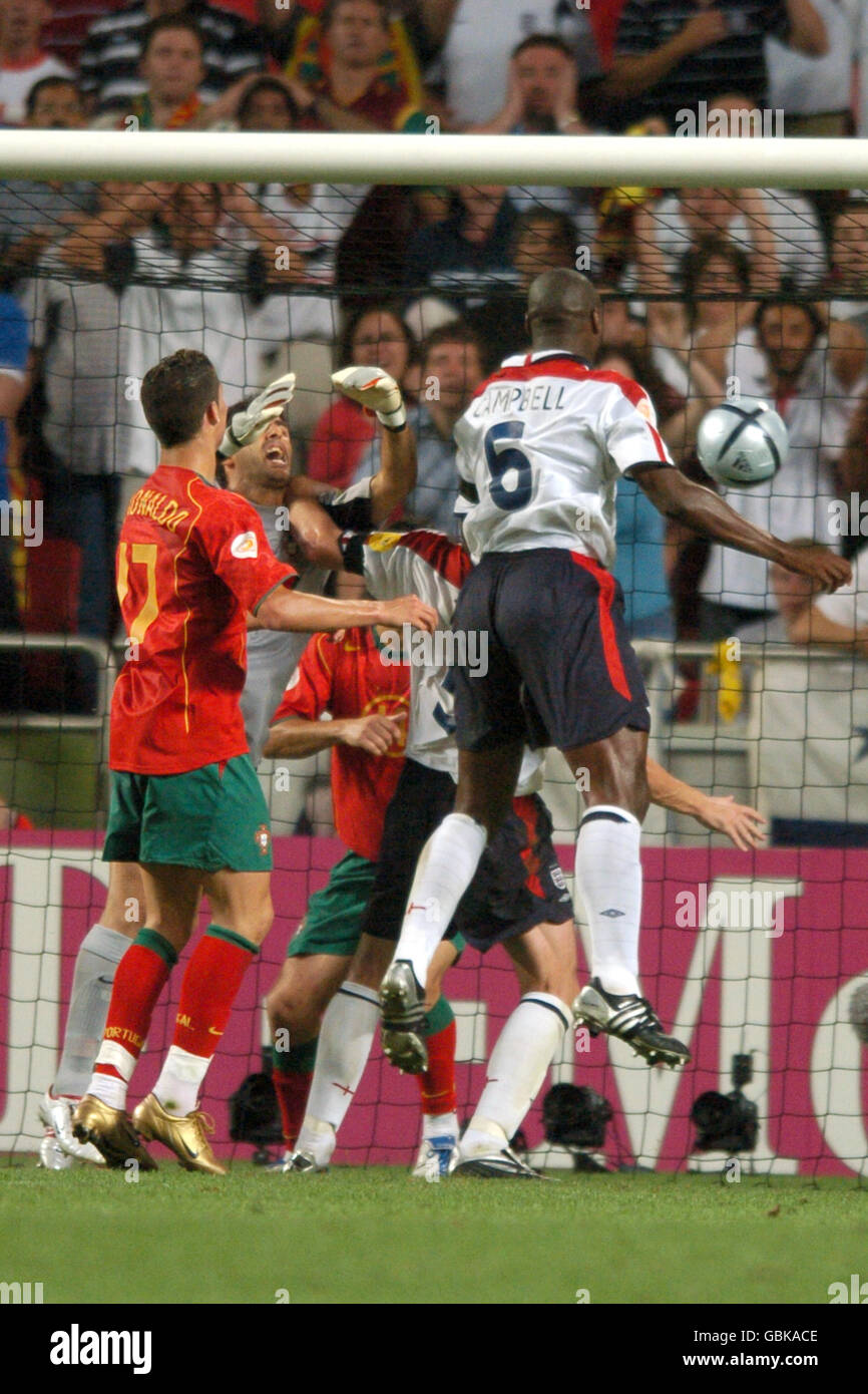 Sol campbell john terry hi-res stock photography and images - Alamy