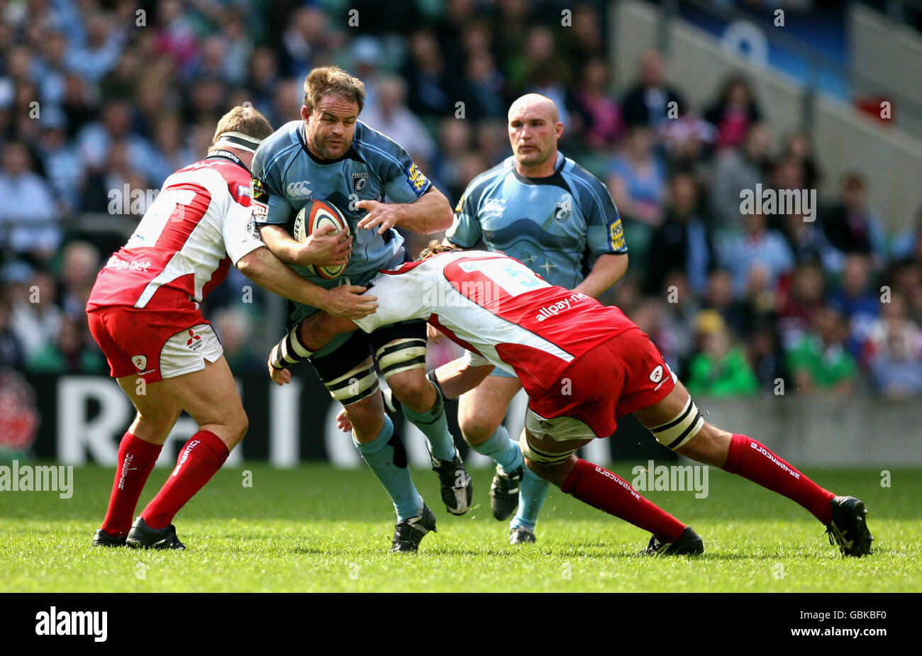 Left to right xavier rush cardiff blues hi-res stock photography and ...