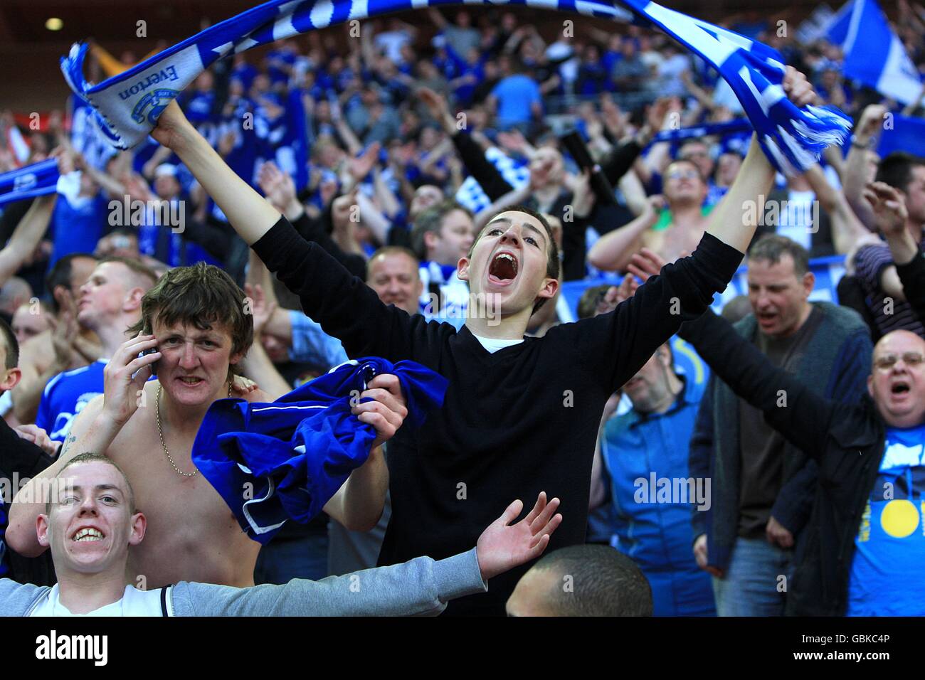 Everton celebrate with the fa cup hi-res stock photography and images ...