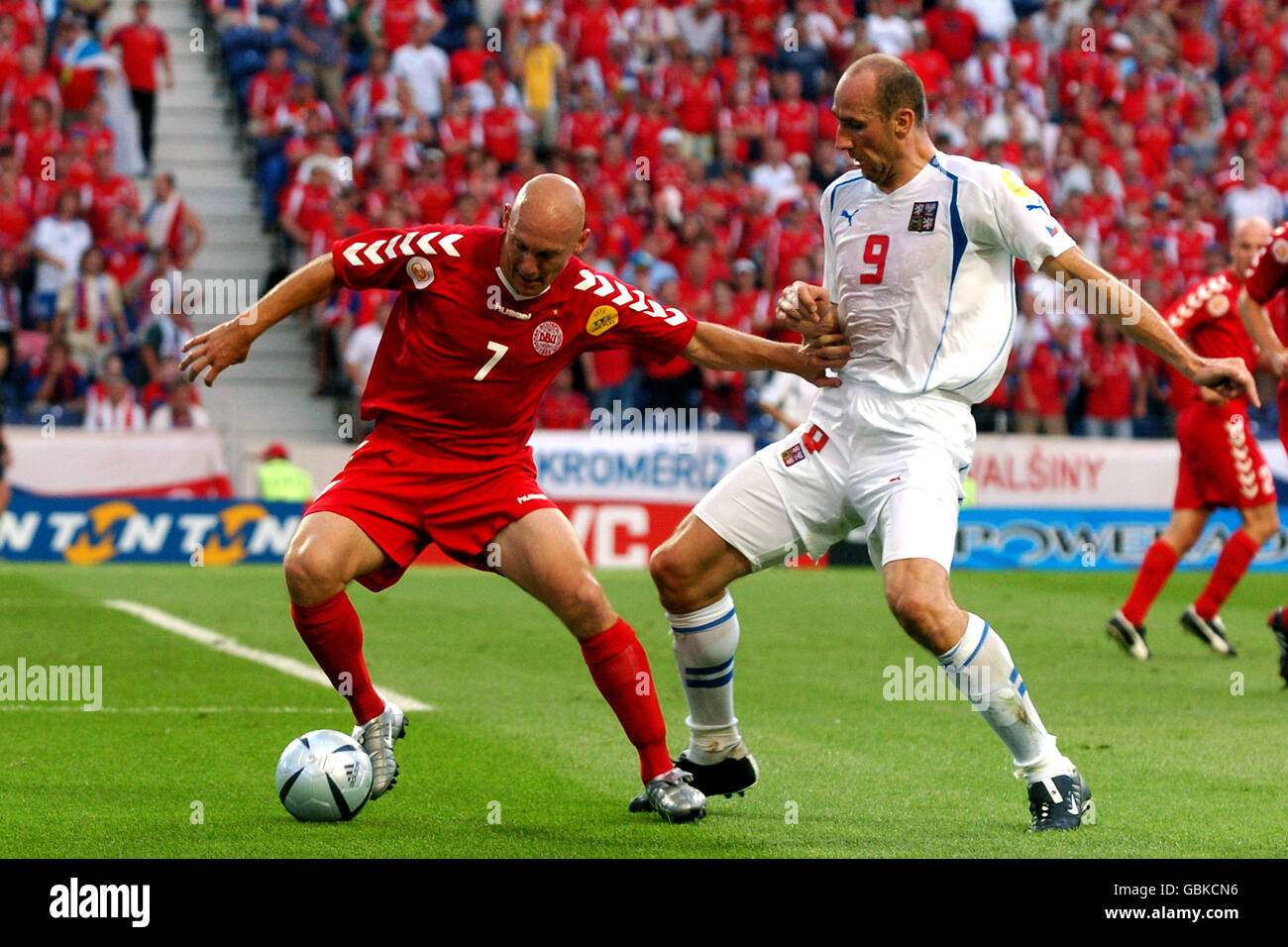 Thomas gravesen euro 2004 hi-res stock photography and images - Alamy