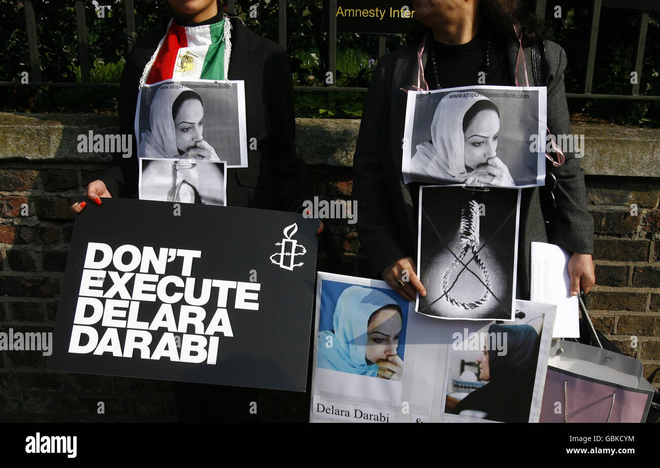 Amnesty International demonstration Stock Photo - Alamy