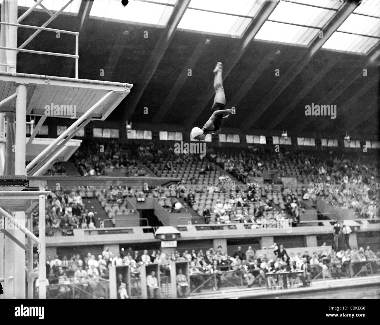 USA's Vicki Draves straightens up as she plunges towards the water on ...