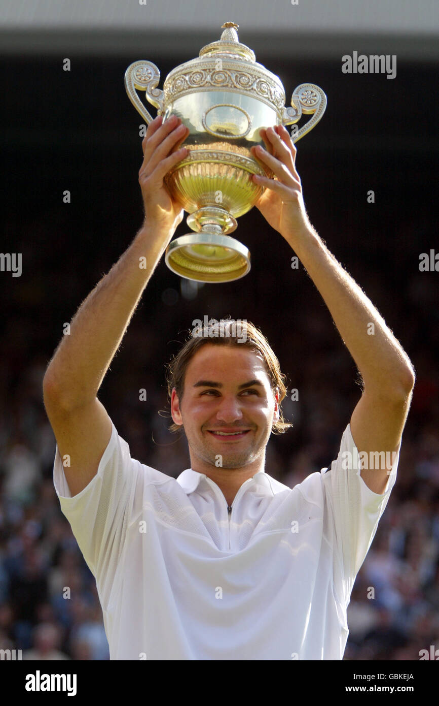 Roddick wimbledon 2004 hi-res stock photography and images - Alamy