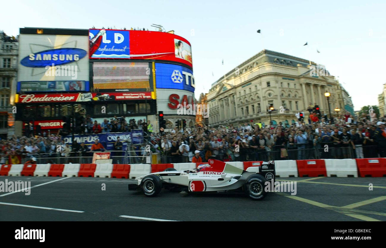 The new bar f1 car hi-res stock photography and images - Alamy