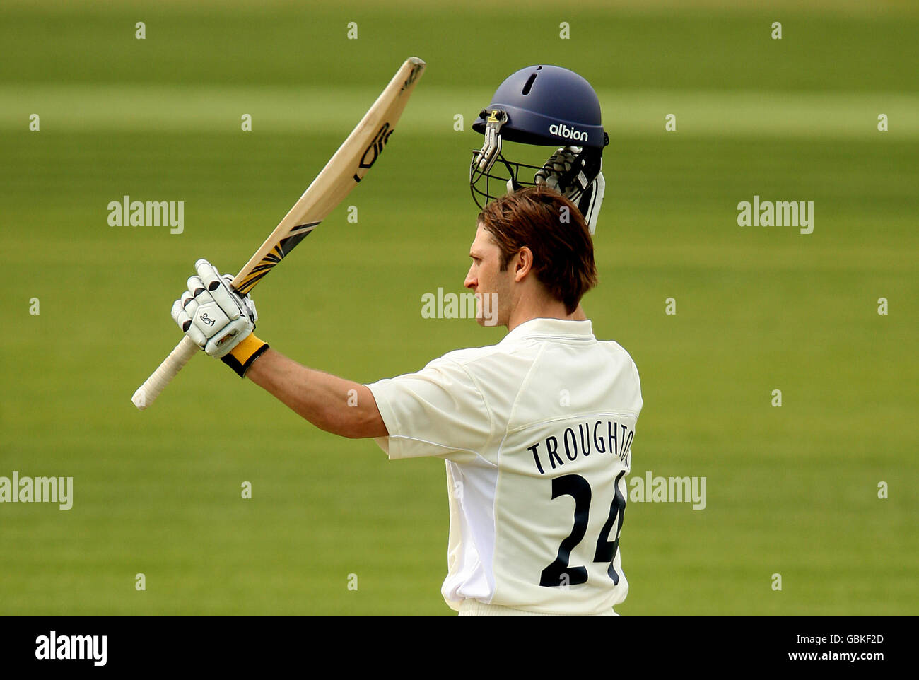 Warwickshire's Jim Troughton celebrates reaching 200 runs Stock Photo ...