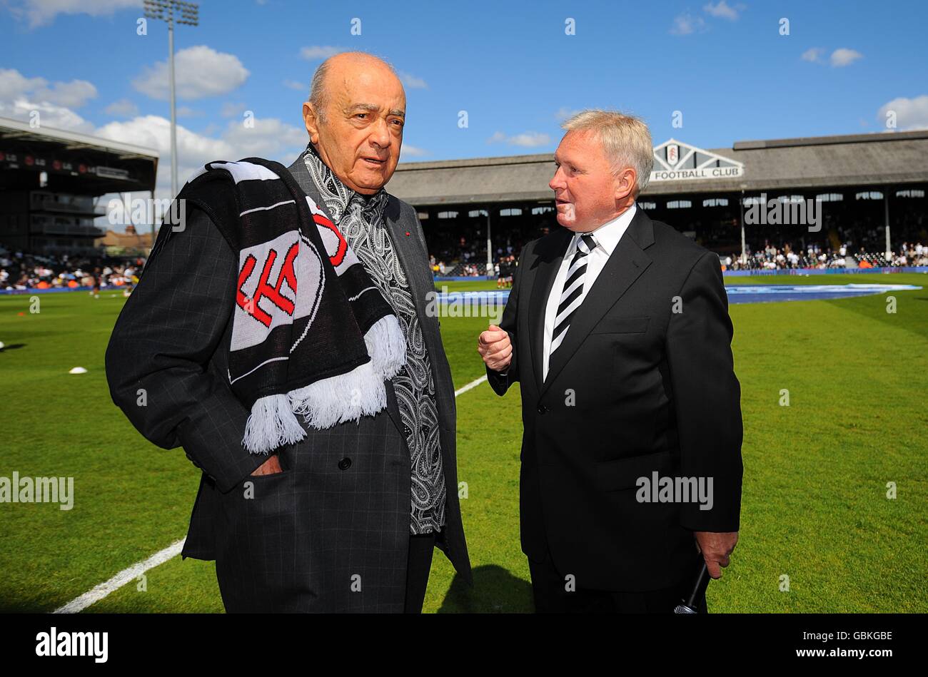 Fulham chairman Mohammed Al Fayed (left) and halftime announcer 'Diddy ...