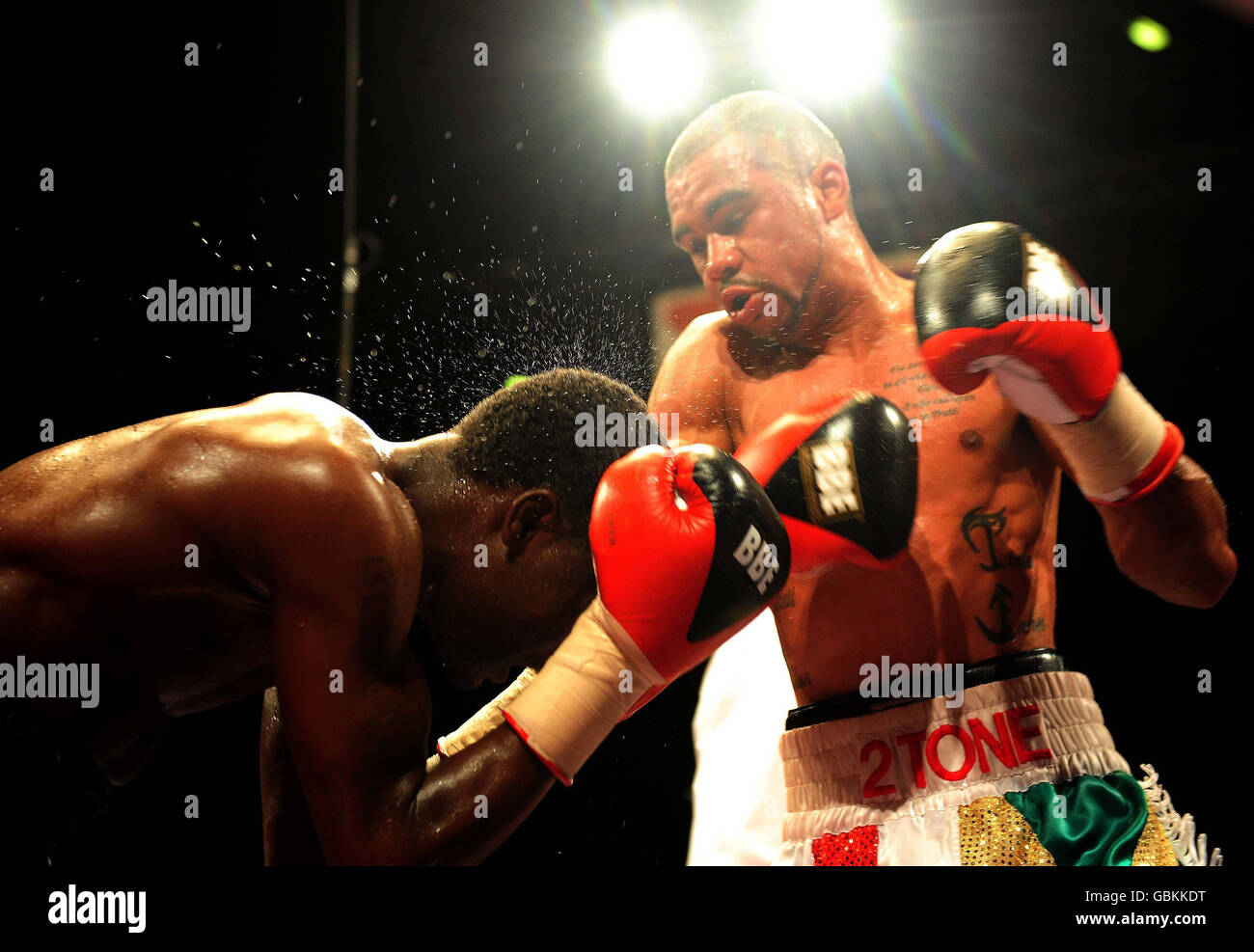 Boxing - Bantamweight - Rendall Munroe v Isaac Nettey - Crowtree Leisure Centre Stock Photo - Alamy