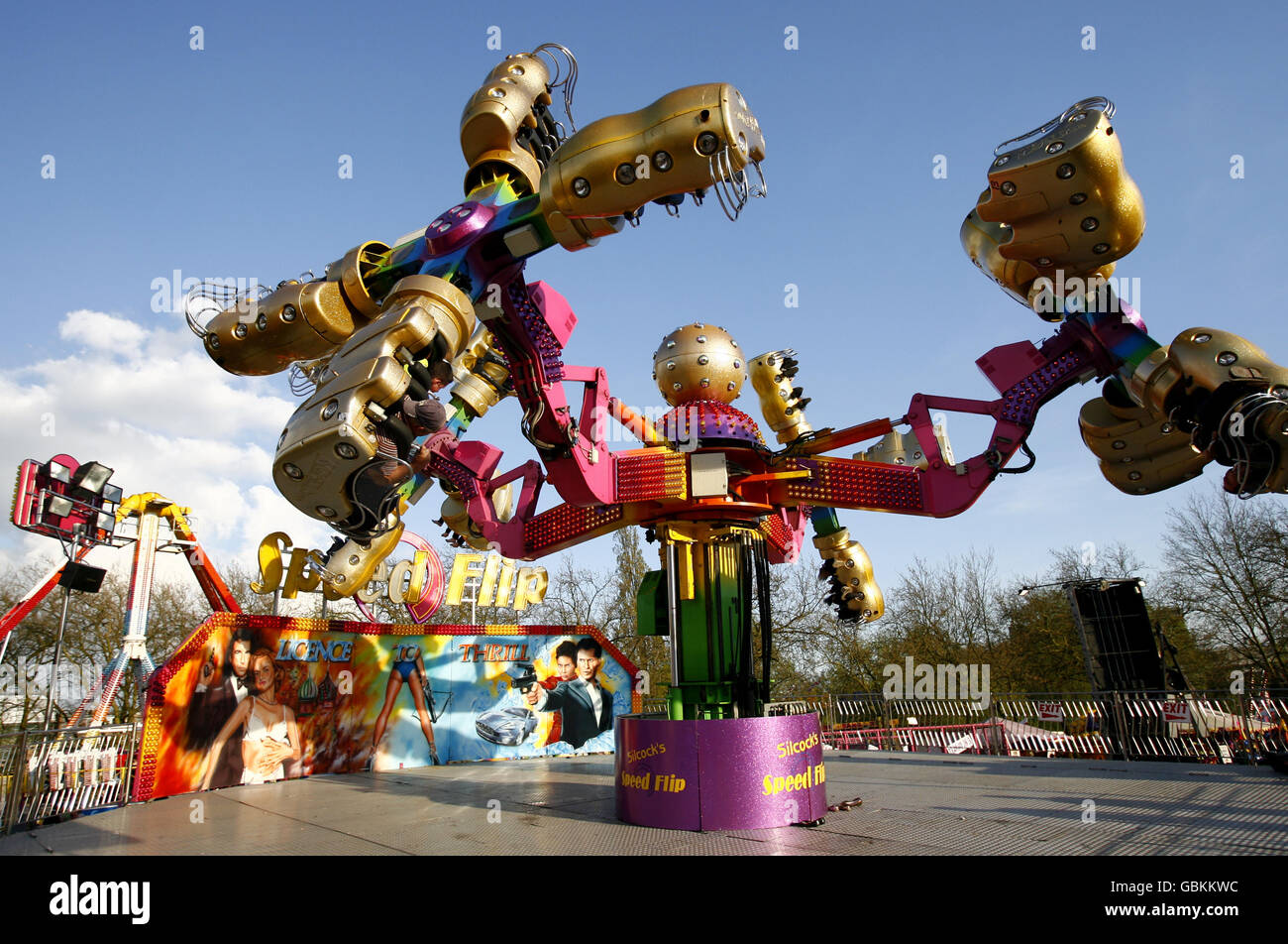 London funfair hi-res stock photography and images - Alamy