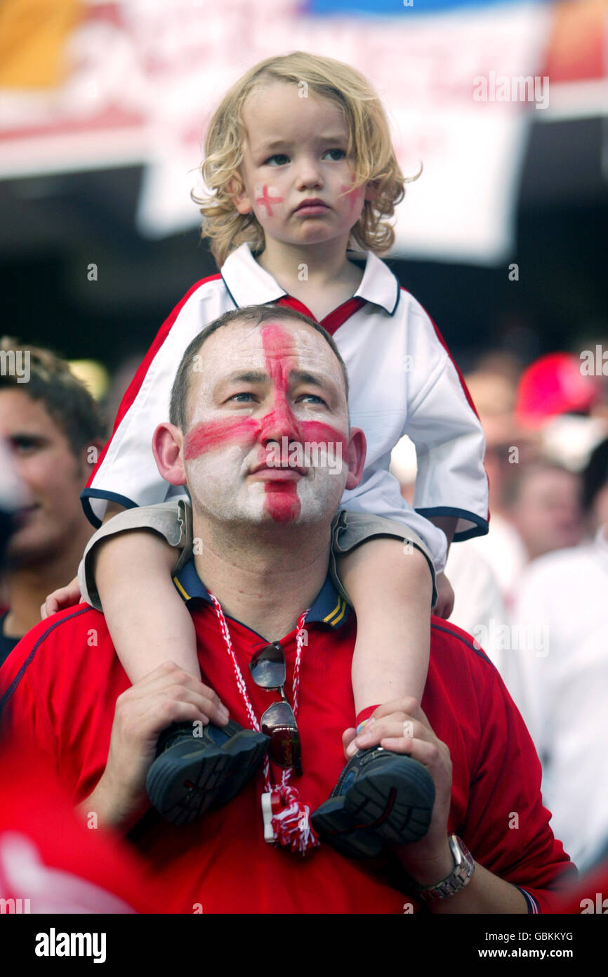 England 2004 uefa european championship hi-res stock photography and ...
