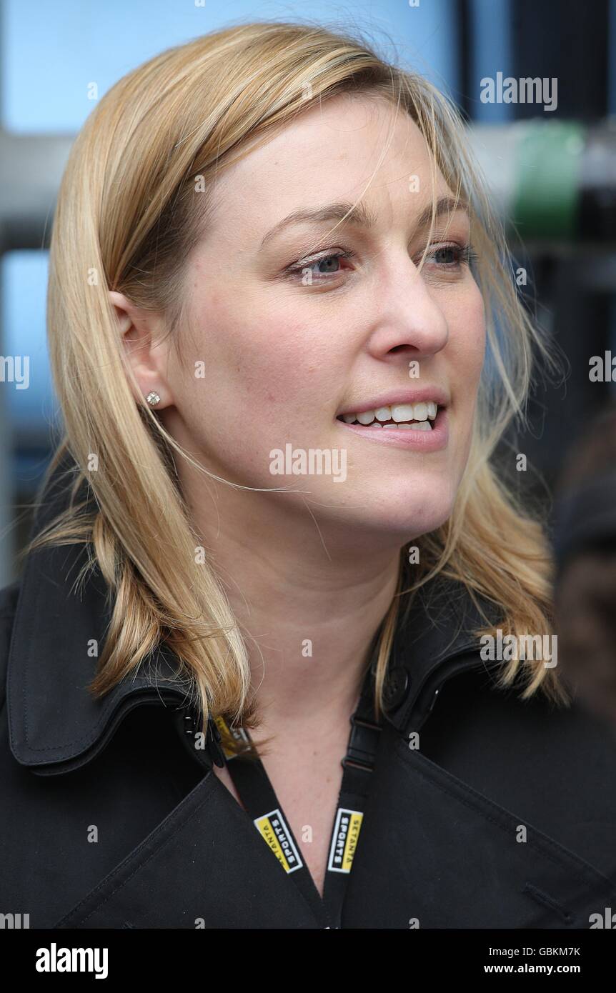 Kelly dalglish hi-res stock photography and images - Alamy