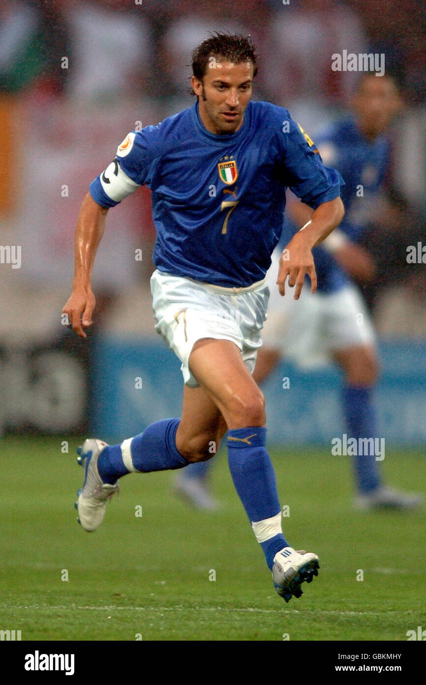 Soccer uefa european championship 2004 group c italy v bulgaria hi-res ...