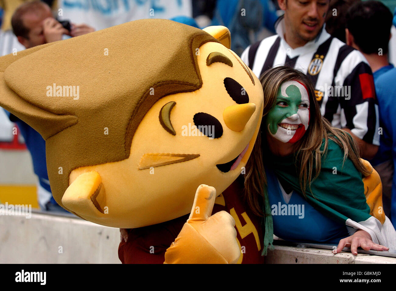 Soccer uefa european championship 2004 group c italy v bulgaria hi-res ...