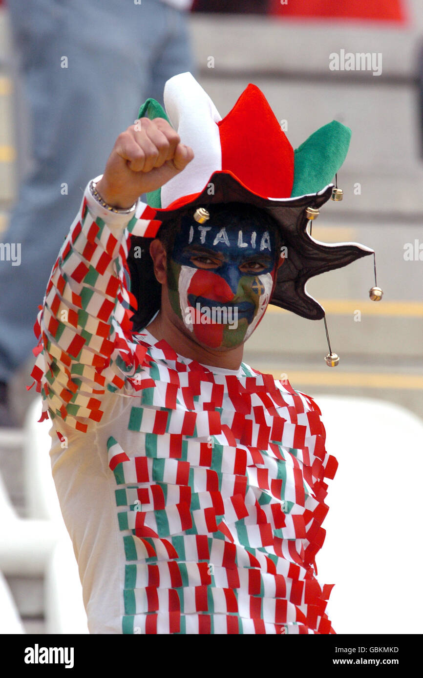 Soccer uefa european championship 2004 group c italy v bulgaria hi-res ...