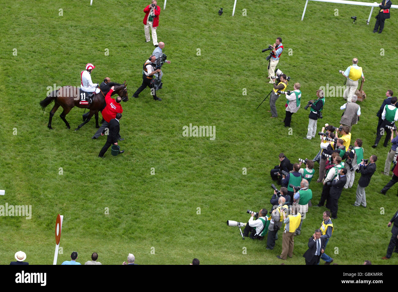 Epsom races hi-res stock photography and images - Alamy