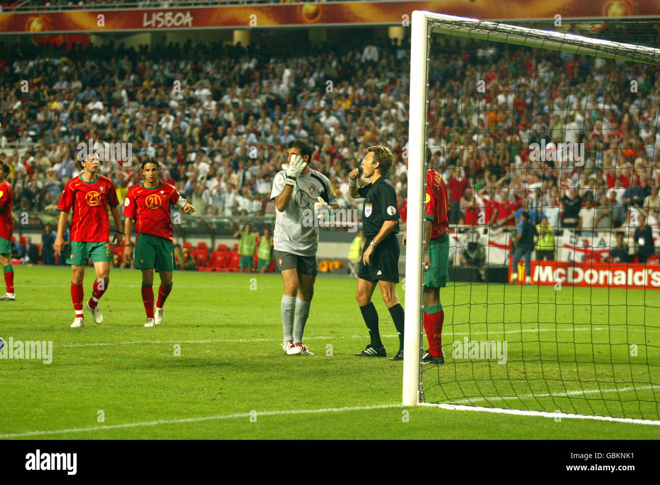 England 2004 uefa european championship hi-res stock photography and ...