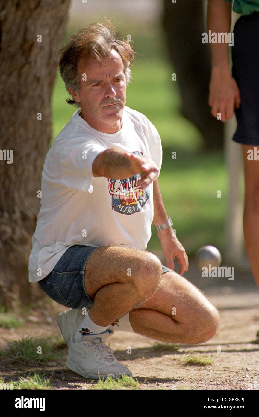 Men playing bowls hi-res stock photography and images - Alamy