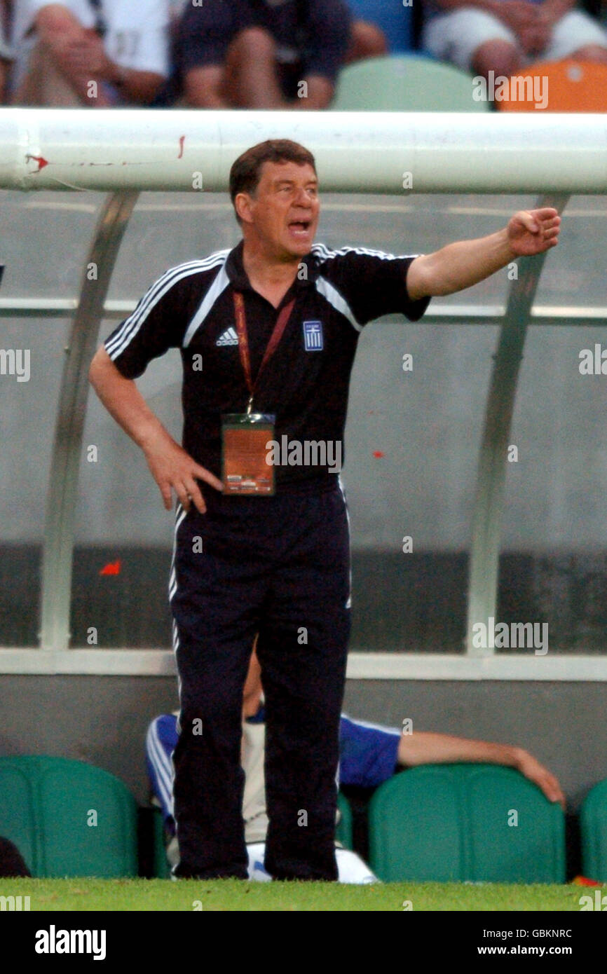 Soccer - UEFA European Championship 2004 - Quarter Finals - France v ...