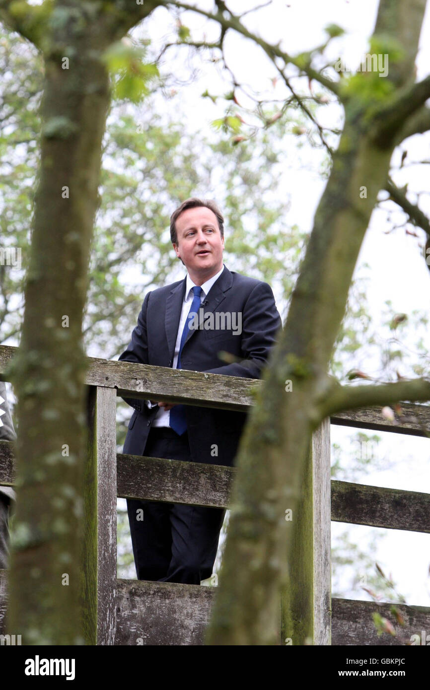 Cameron speaks on biodiversity Stock Photo - Alamy
