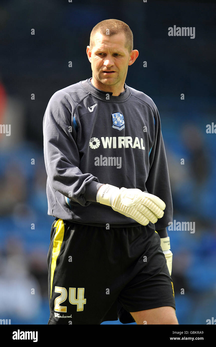 Tranmere rovers goalkeeper goalkeeping coach hi-res stock photography ...