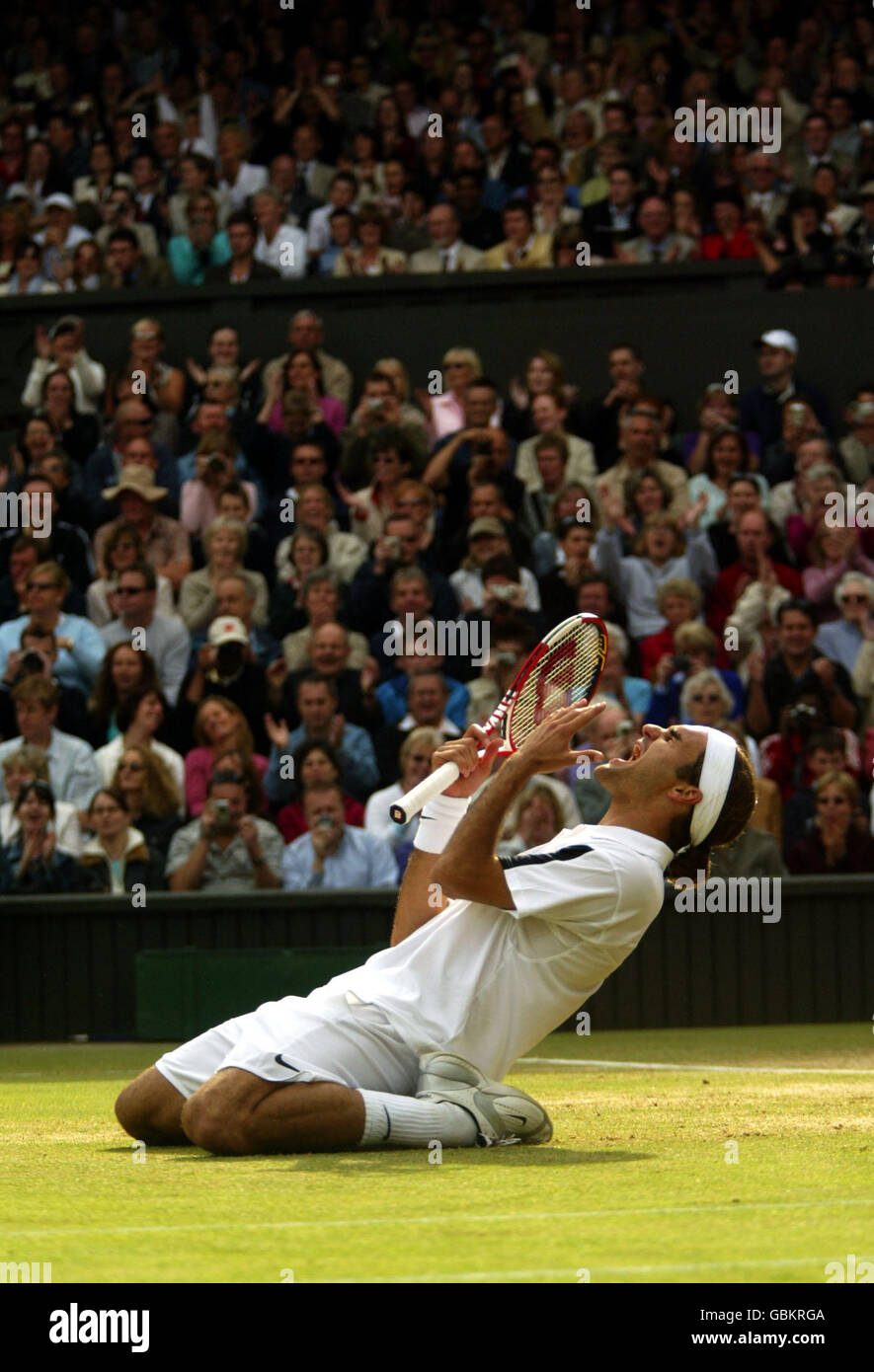Tennis wimbledon 2004 mens final roger federer v andy roddick hi-res ...