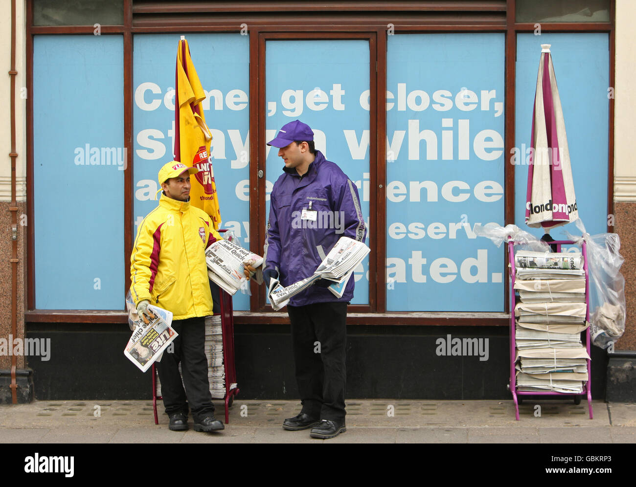 Newspaper Vendors High Resolution Stock Photography and Images - Alamy