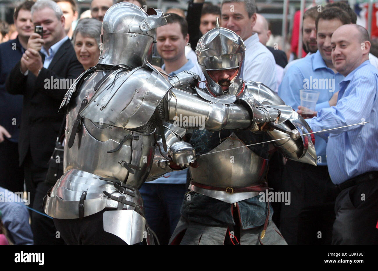 Medieval fighting hi-res stock photography and images - Alamy