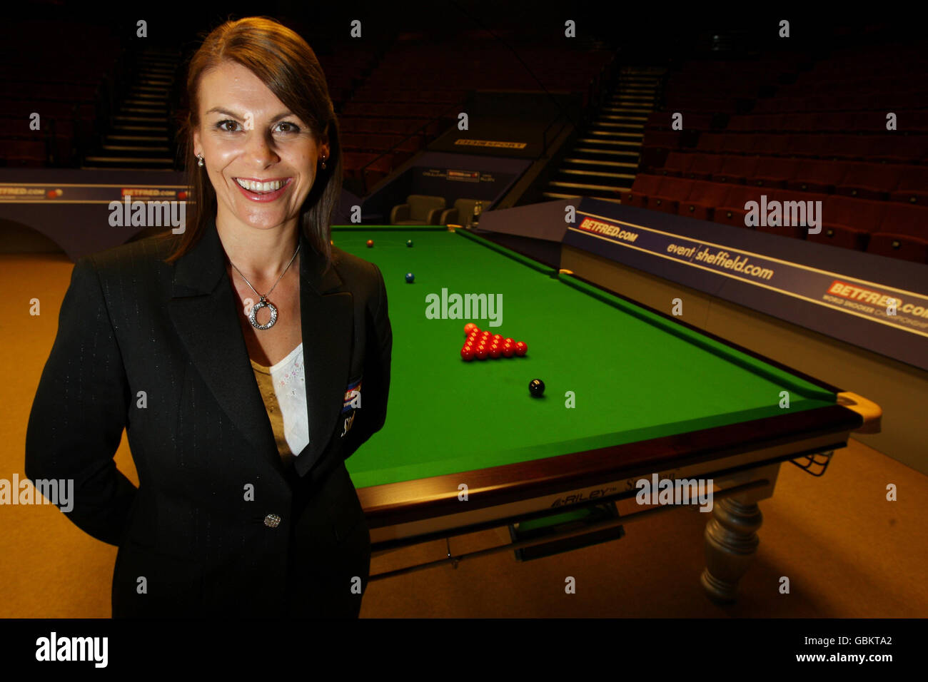 Referee michaela tabb final betfred com world snooker championship ...