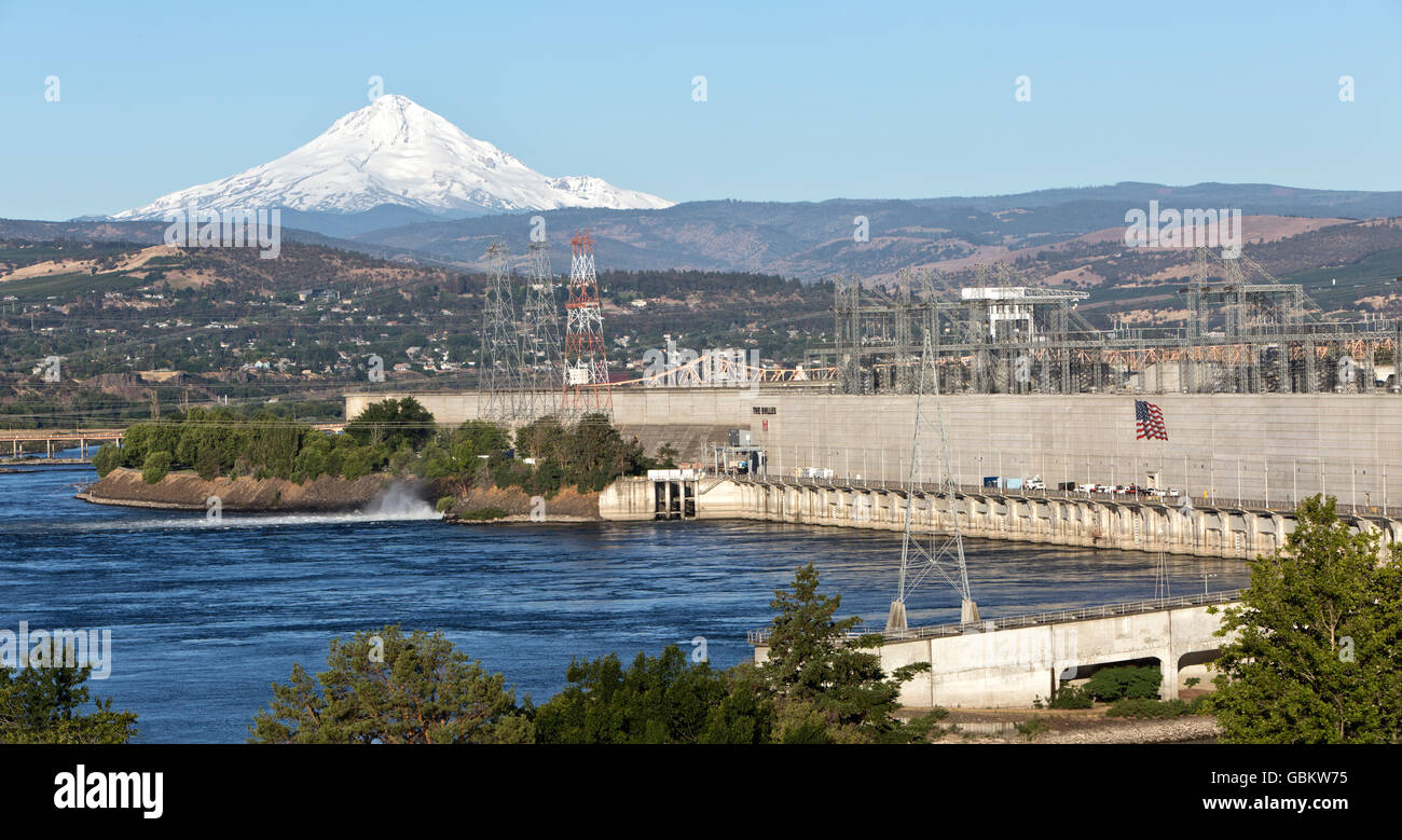 The Dalles Dam, hydroelectric power plant, city of The Dalles Stock ...