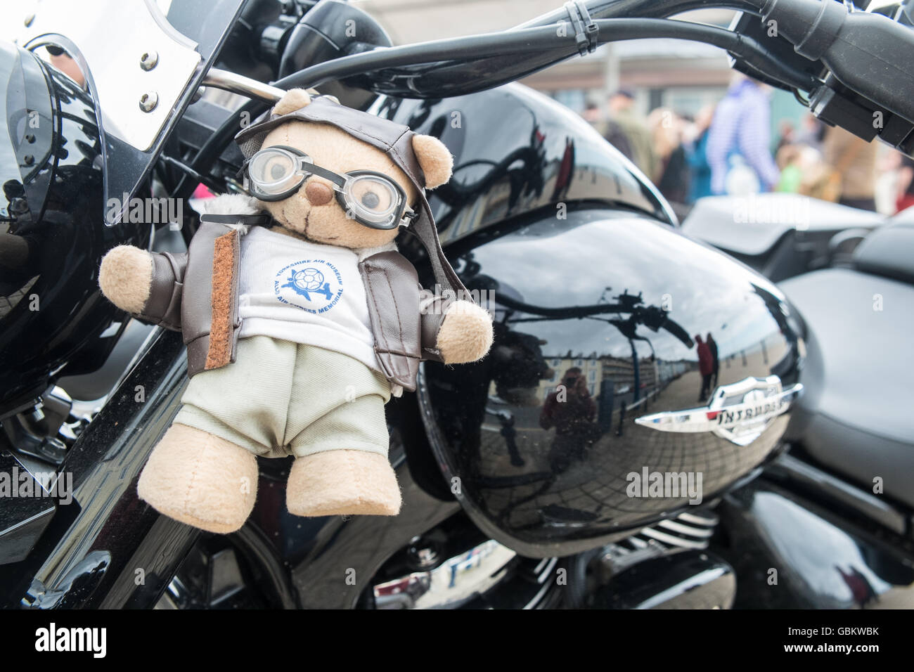Biggles goggles hi-res stock photography and images - Alamy